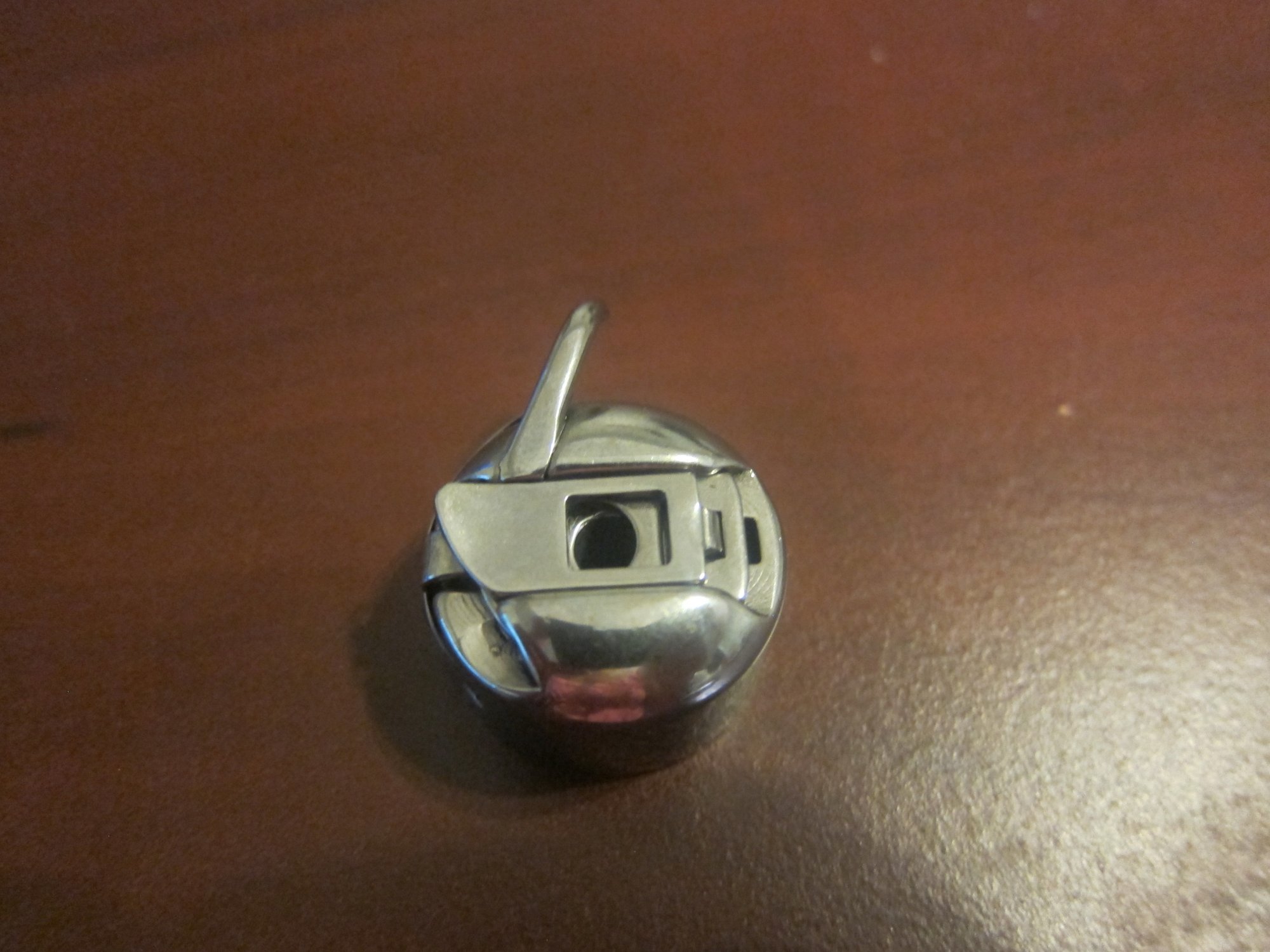 Common Sewing Machine Issues: Loose Stitches and Thread Clumps Fix ...